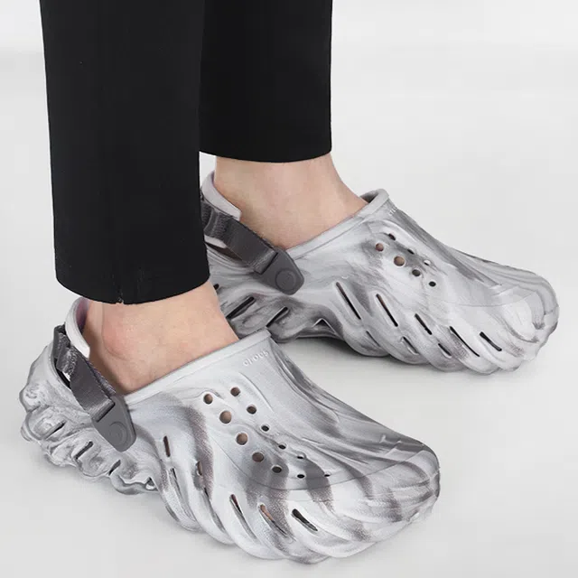 크록스 샌들 아쿠아슈즈 에코 마블 클로그 (208454-1NL)